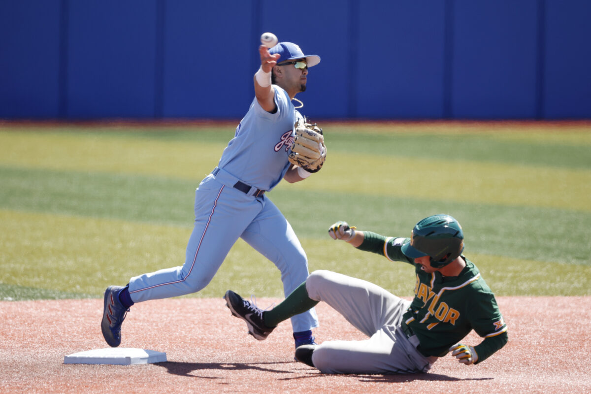 KU baseball loses series at UIC but picks up season’s first win - KU Sports
